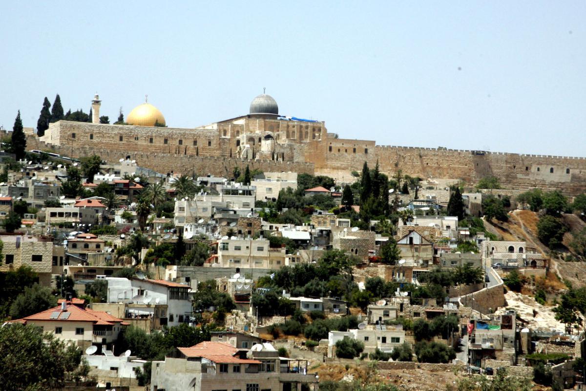 Israeli authorities demolish Palestinian structures in East Jerusalem ...